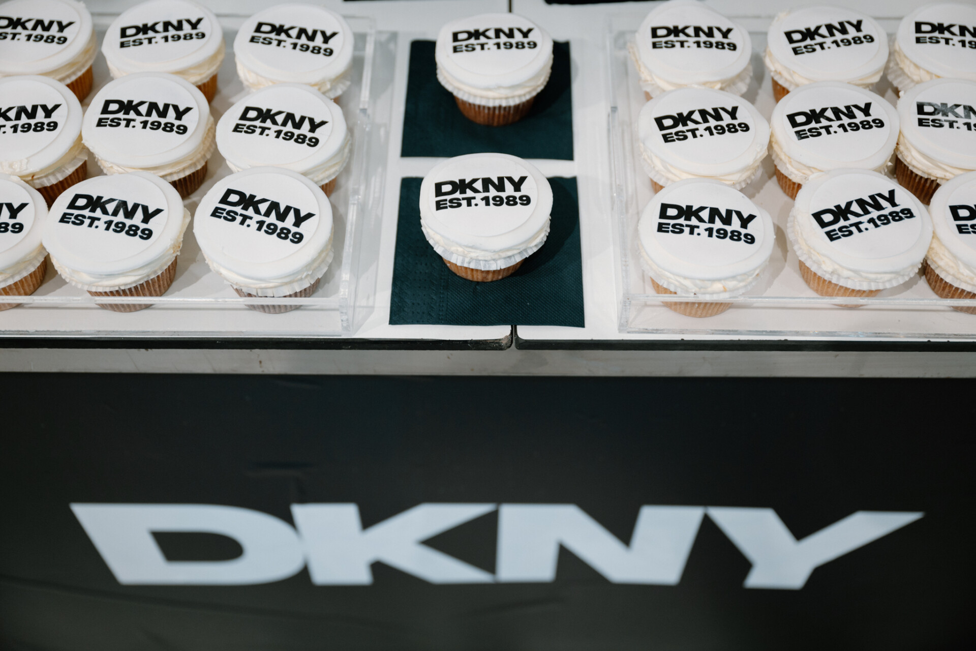 DKNY Celebrates 35 Years with a Glamorous Event at Golden Hall! - Fais ...